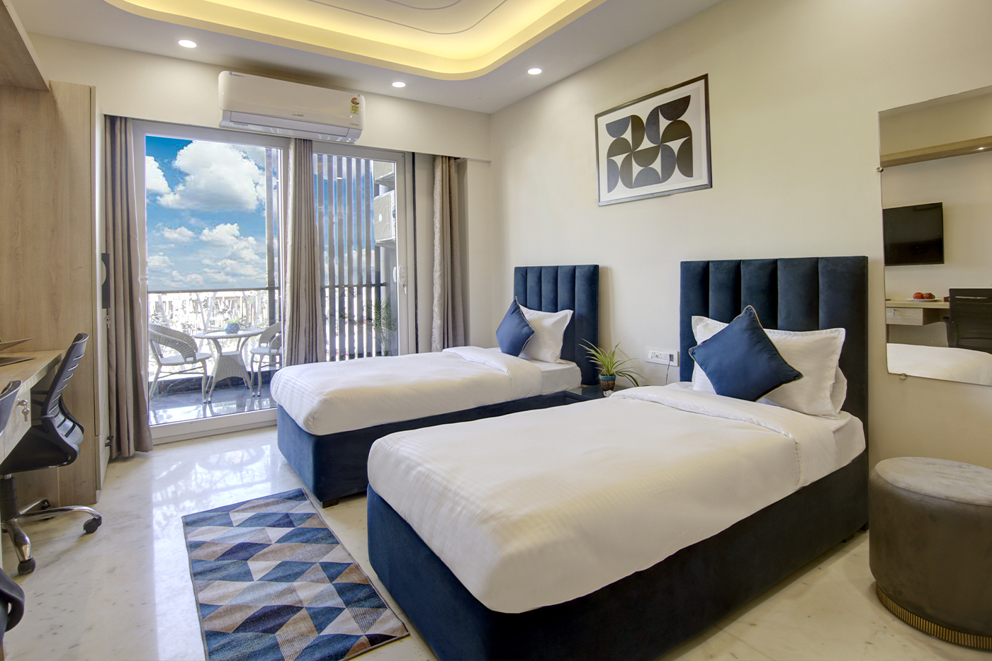 FlxHo Quad 1Rk- Premium Studio Apartments- DLF 3 @Cyber City - FlxHo